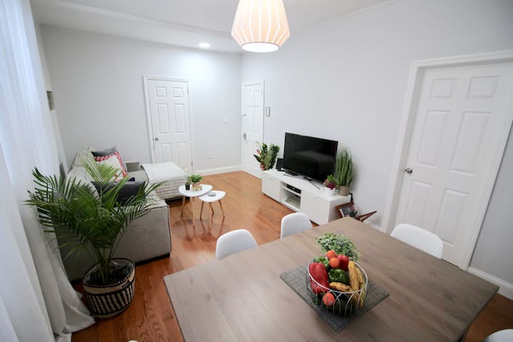 Modern 2 Bedroom Apt! Close To Times Square! - Queens, NY