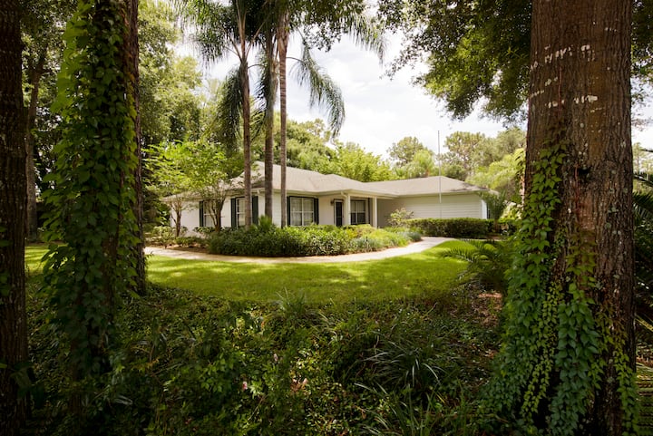 A+ Privacy | Hot Tub | Bbq + Dining | Family +Pets - Lake Weir, FL