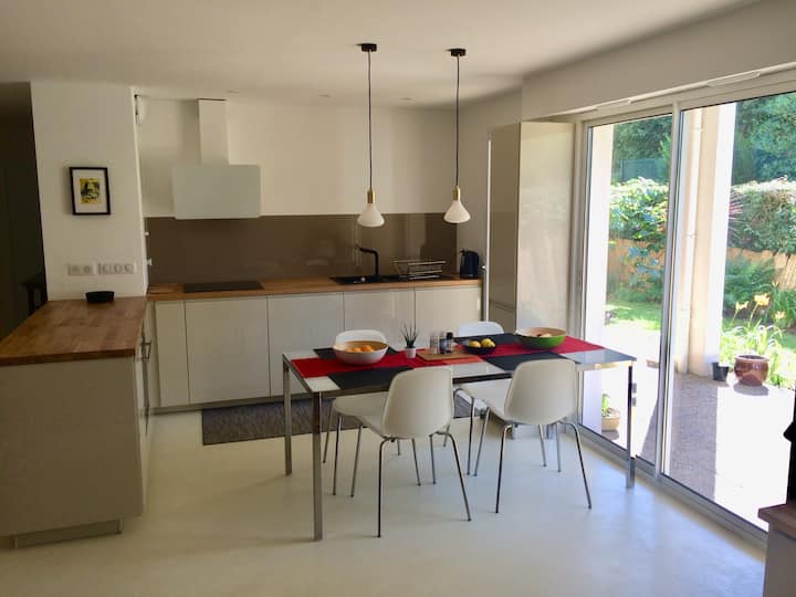 Beautiful Biarritz Apartment With Garden - 貝永