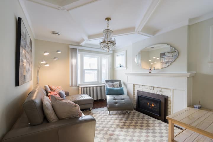 Great Midtown 2bdrm Apartment, 3 Min To Subway - Toronto