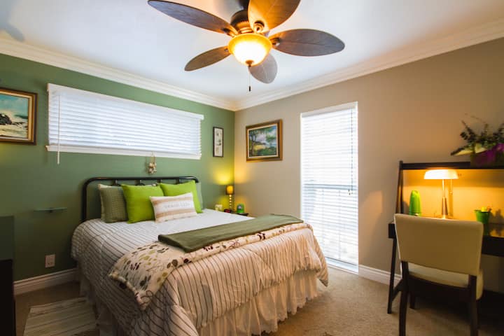 Nice Amenities. Quiet. Private. Grn (1-2 Guests) - Lake Forest, CA