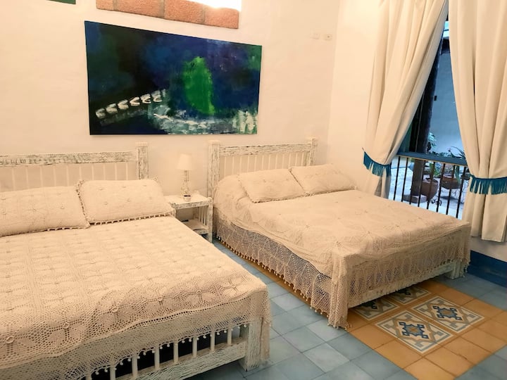 Amplia Suite Cuádruple En Hotel Boutique - Jericó