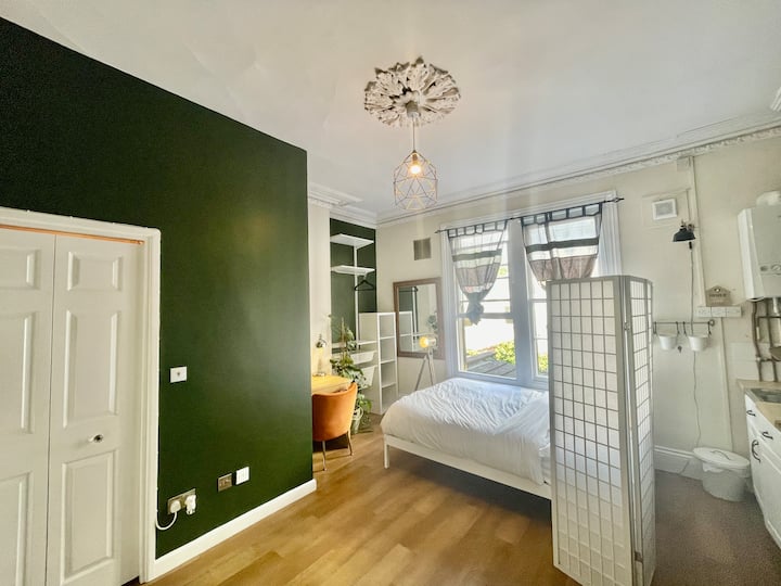 Peaceful Studio In Clifton, Bristol - Bristol