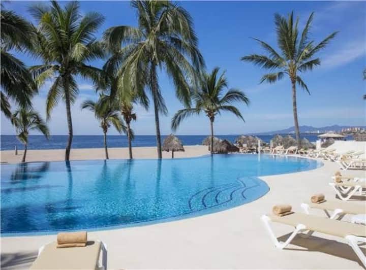 Bonito Depto Frente Al Mar/cozy Front Beach Apt. - Puerto Vallarta