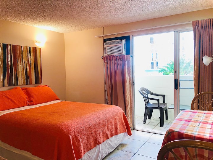 Center Of Waikiki-5 Minutes To Beach - Honolulu, HI