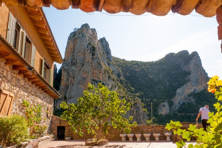 Casa Quim De La Costera Auténtico Nido De áGuilas - Catalonia