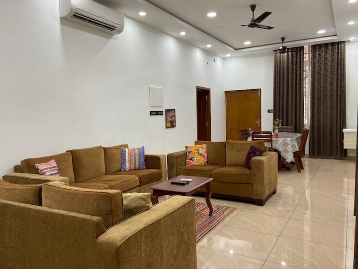 Luxurious Stay In The Heart Of The City. - 뜨리웬드럼