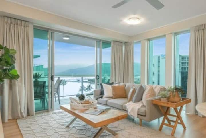 2 Bedrooms Apt Ocean View On The Cairns Esplanade - Cairns