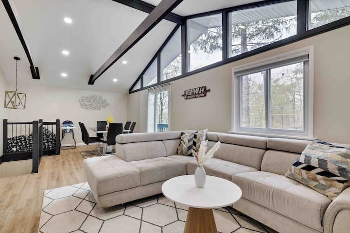 Modern 5br Sauna Poconos Home Near All Attractions - Tobyhanna, PA