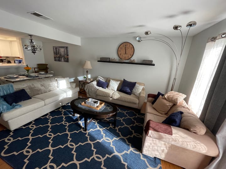 Ontario Home With Balcony & Garage | Near Airport - チノ, CA