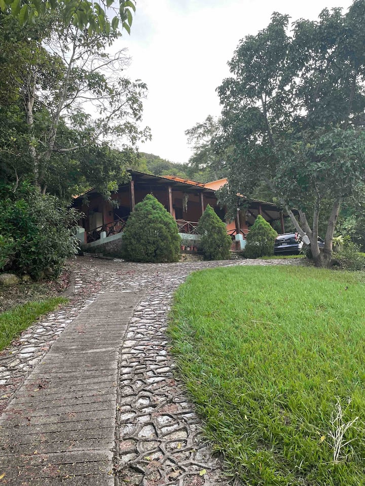 Casa De Campo Don Mario - Copán Ruinas