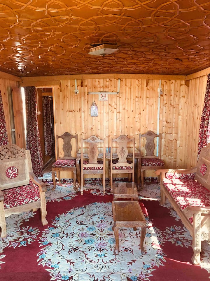 Budshah Palace, Private House Boat - Srinagar