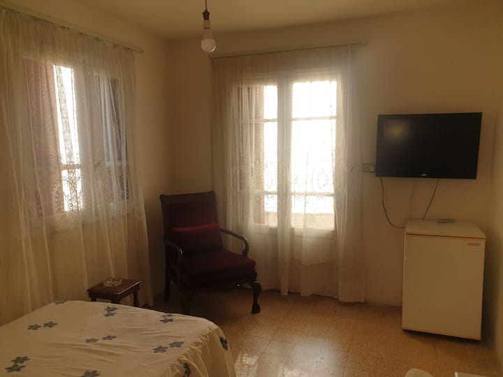 Calm Studio On Gouraud Str, 24/7 Power No Elevator - Beiroet
