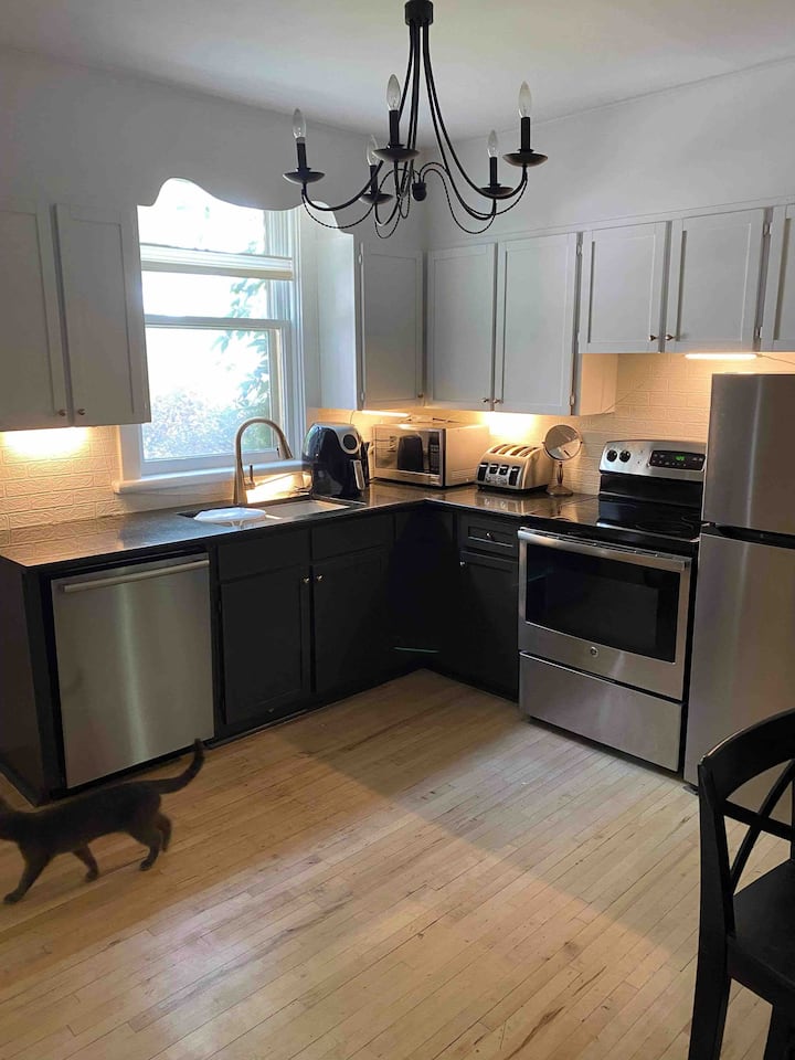 Private Room Century Home - Port Hope