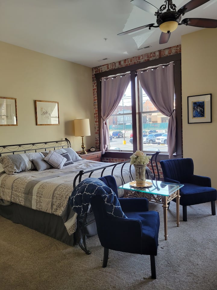 Cozy Castlerock Suite 106 - Wenatchee, WA