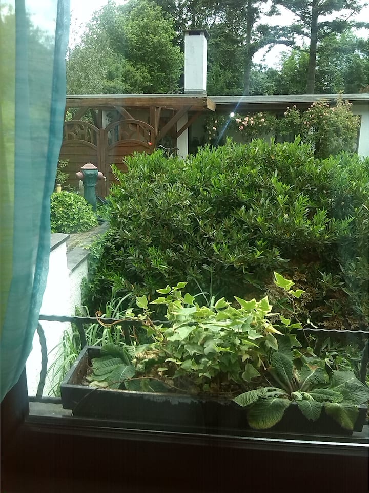 Privates Dz Ruhige Toplage In Düsseldorf - Düsseldorf