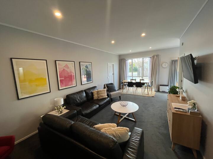 Lovely Guest House With Pool - Masterton