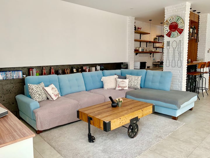 Alice In Wonderland Concept Guest House In Sanur - Sanur