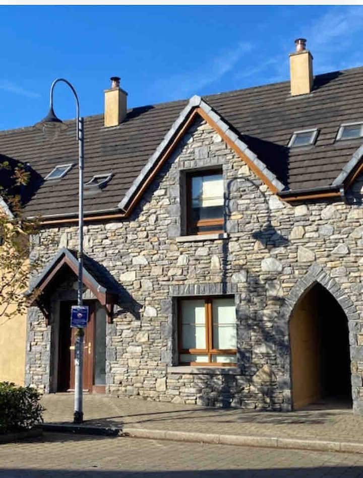 Modern Kenmare Escape - Kenmare