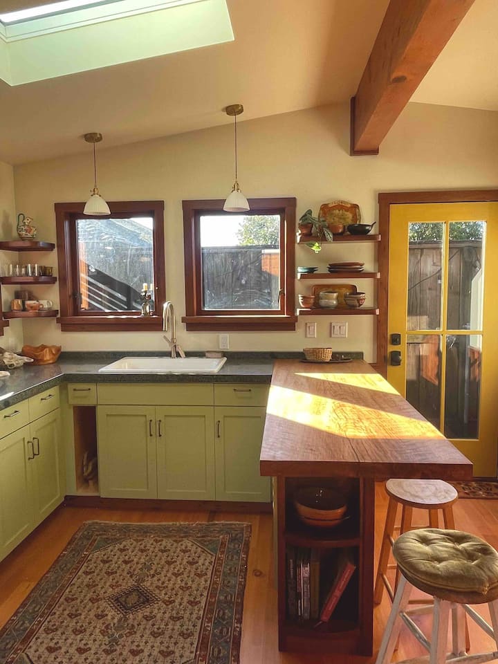 The Yumyum Bungalow Cottage- Arcata- Soaking Tub - Arcata, CA