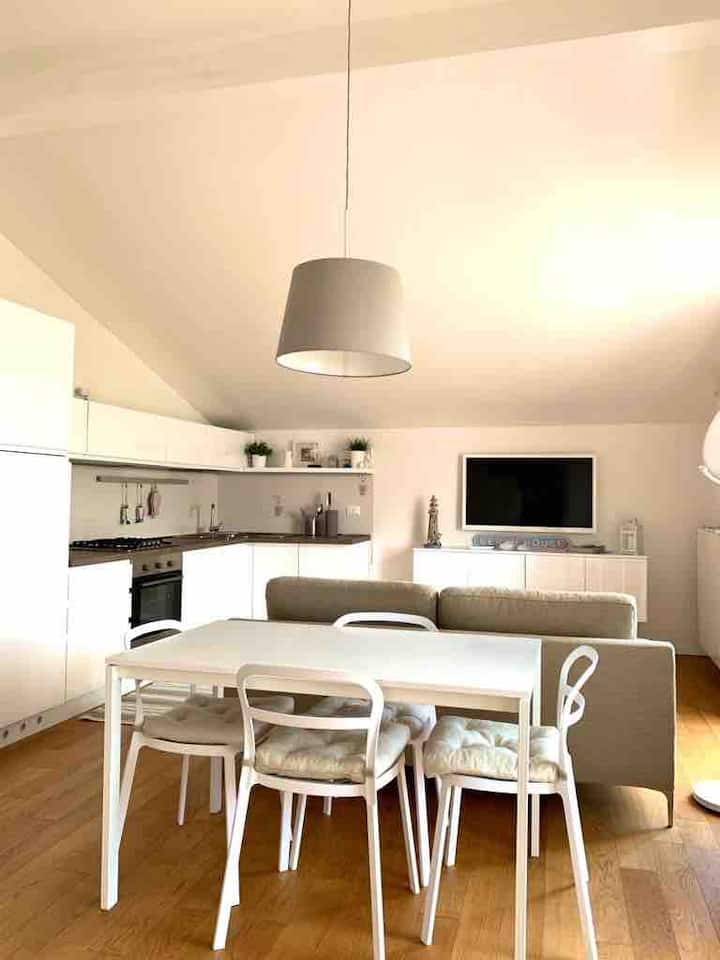 Modern Attic In Aurora Square-cir 027019-loc-03905 - Lido de Jesolo