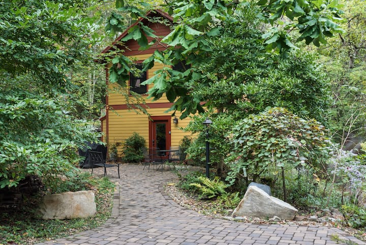 Little House In The Big Woods: Hot Tub - Asheville