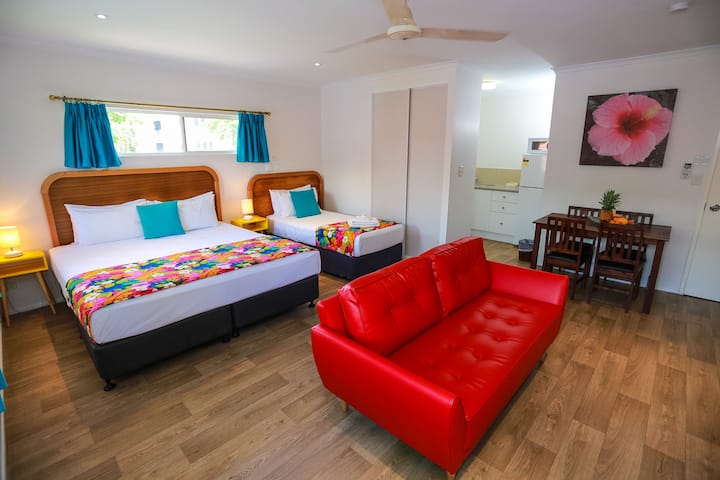 Room For 3 In Port Douglas Cbd! - Port Douglas
