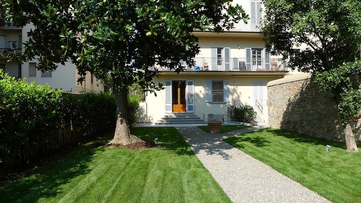 Historic Apartment With Private Parking - Florencia