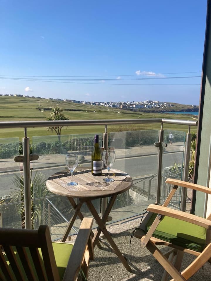 2 Bed Apartment Overlooking Fistral Beach Newquay - Fistral Beach