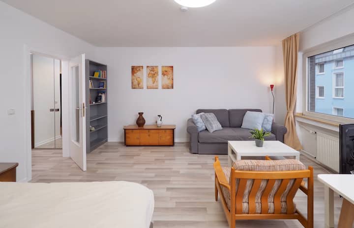 Mitten In Köln: Schöne Wohnung Im Bahnhofsviertel - Cologne