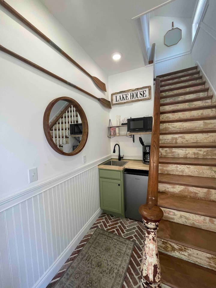 Erie Street Rentals Unit 1 - Put-in-Bay, OH