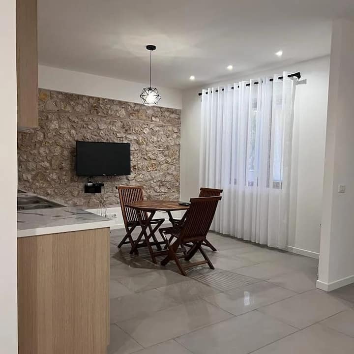Villa M&m - Vlore - Vlorë