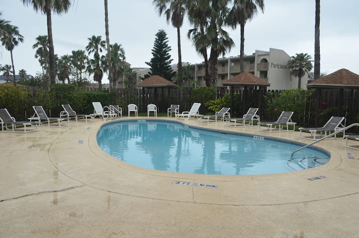 Just A Few Steps Away From The Beach! Sf 208 - South Padre Island, TX