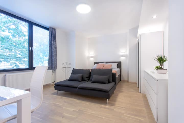 Great Location Hidden Gem Apartment In City Centre - Slovenia