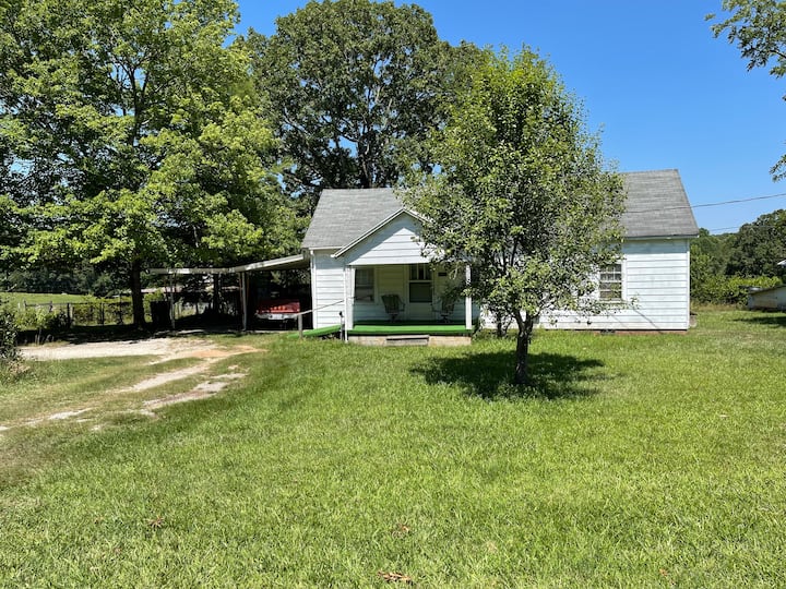 Historical Farm House On Beautiful Pasture Land - Mountain Rest, SC