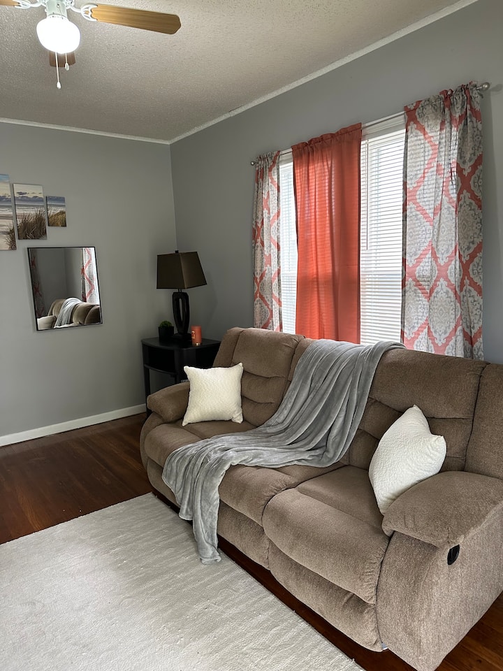 Beautiful 2 Br/1 Ba Home Near Mcsa - El Dorado, AR