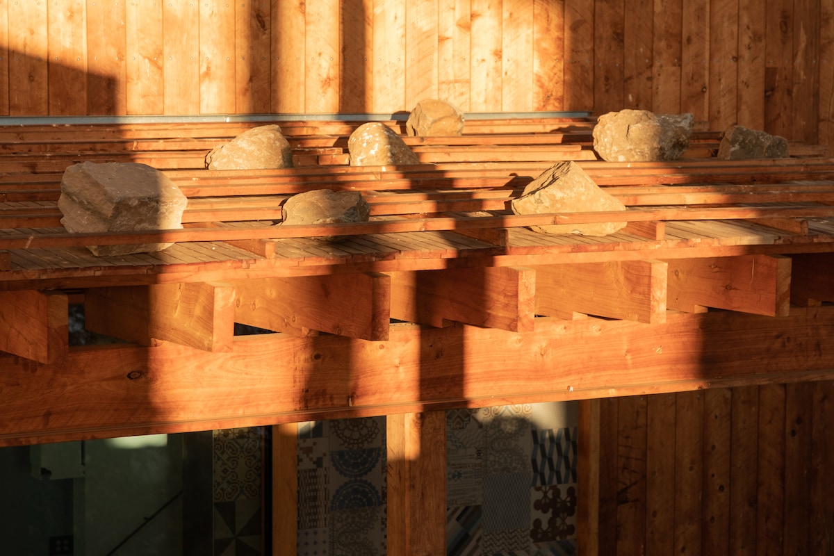 Daylesford Longhouse - House of the Year 2019 - Farm stays for Rent in ...