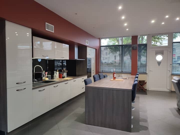 Agréable Maison De Ville, Jacuzzi Et Garage - Vichy