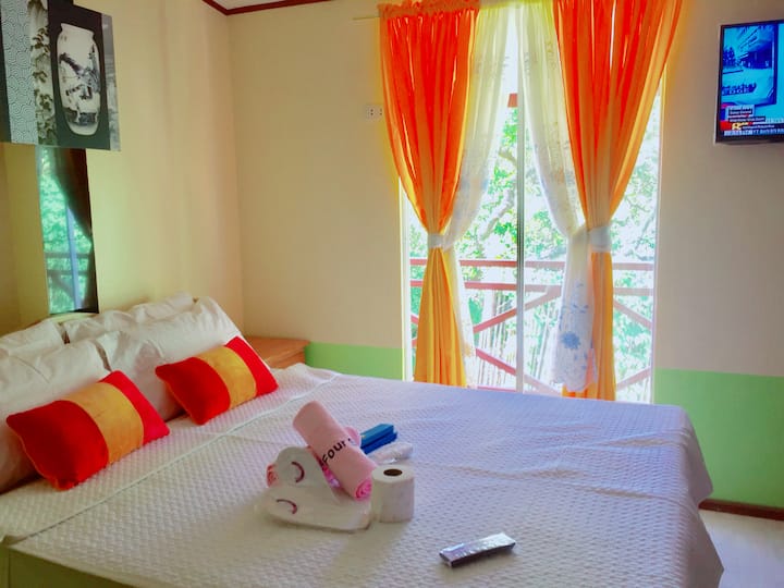 Budget Hotel With Complete Amenities - El Nido, Philippines