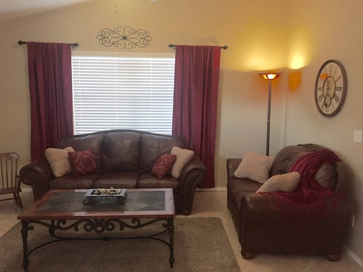 Spacious 1 Bedroom Apartment In Cute Neighborhood - 메사