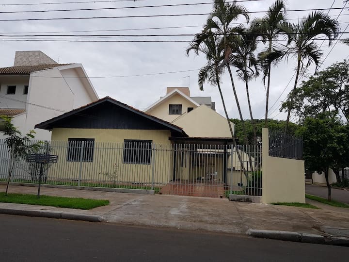 Casa  C/ 4 Quartos – Perto Da Centro Em Maringá - Maringá