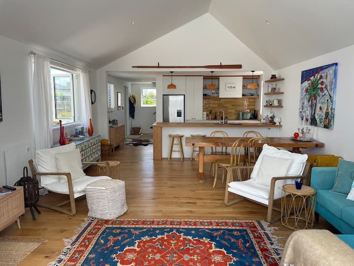 The Lighthouse - Boathouse Bay
Snells Beach - Matakana