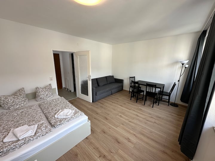 Zentrales Renoviertes Studio Beim Hauptbahnhof! - Innsbruck-Igls