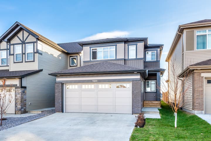 Beautiful Home 4 Bed/3.5 Ba King Bed A/c Dbl Gar - Edmonton