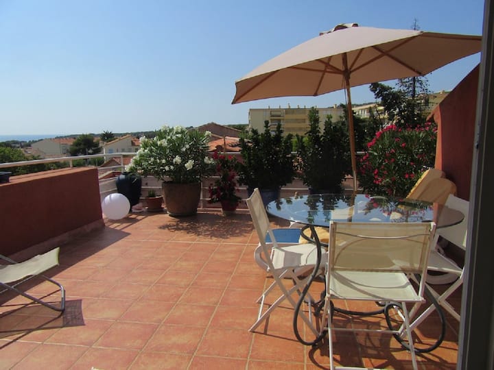 Trèsbelappart à Bandol-vue S/mer-terrasse-3étoiles - Var