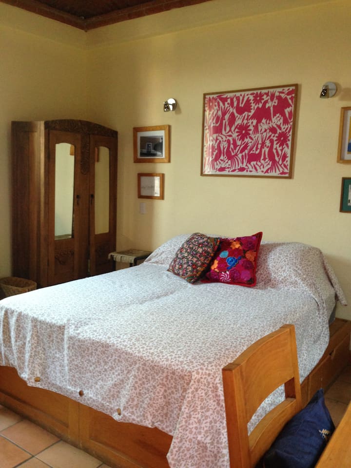 House Of The Well ¡Upstairs Room! - Guanajuato