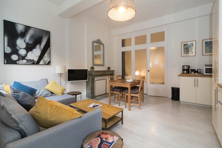 Stylish Bright 2 Bed Apartment - Margaux