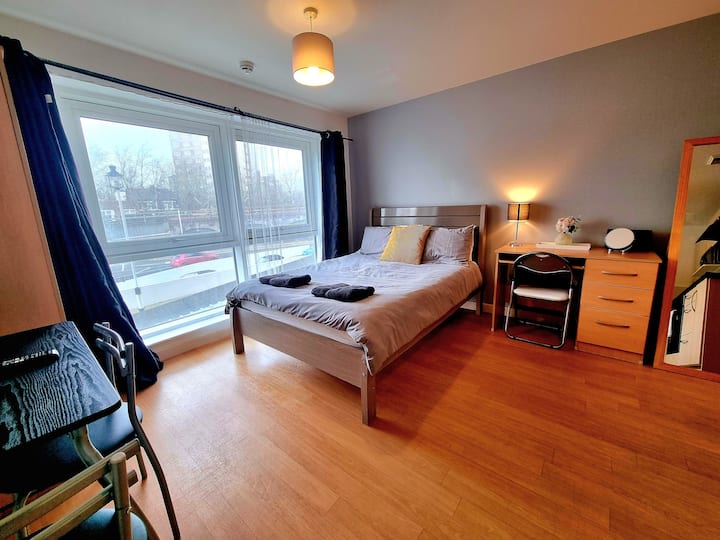 Modern Studio Apartment In Gunwharf Quays - Portsmouth