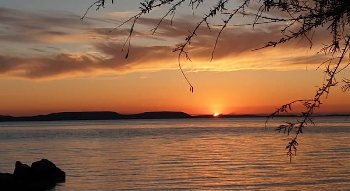 Le Cabanon Les Pieds Dans L'eau - Aéroport de Marseille Provence (MRS)