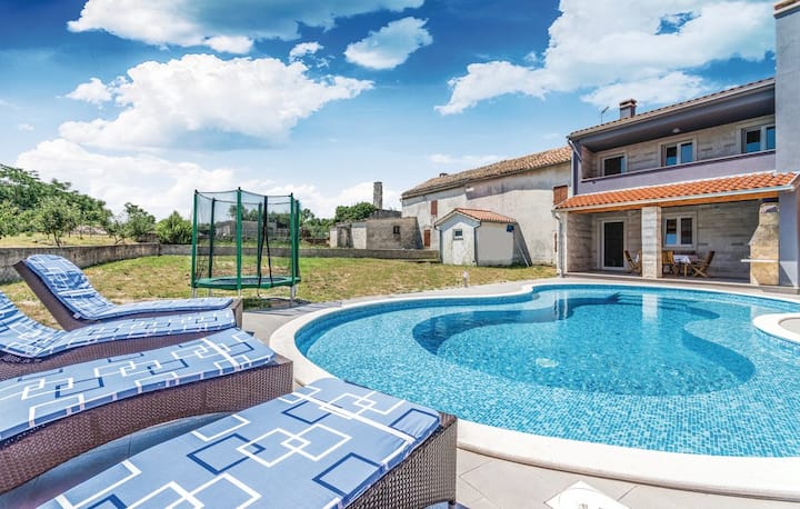 House With Pool In Bratulići - Rakalj